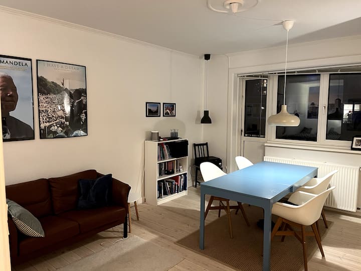 Skøn Lejlighed På 4. Sal Med Alkove Og To Altaner. - Kopenhagen