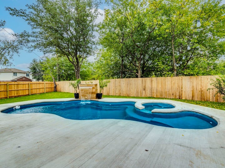 North Atx Paradise Oasis Pool W/hot Tub 4br 2.5ba - Pflugerville, TX