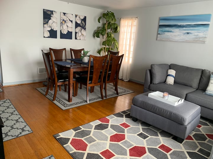 Lovely 2 Bedroom 1 Bath Newly Remodeled Apartment - Hammond, IN