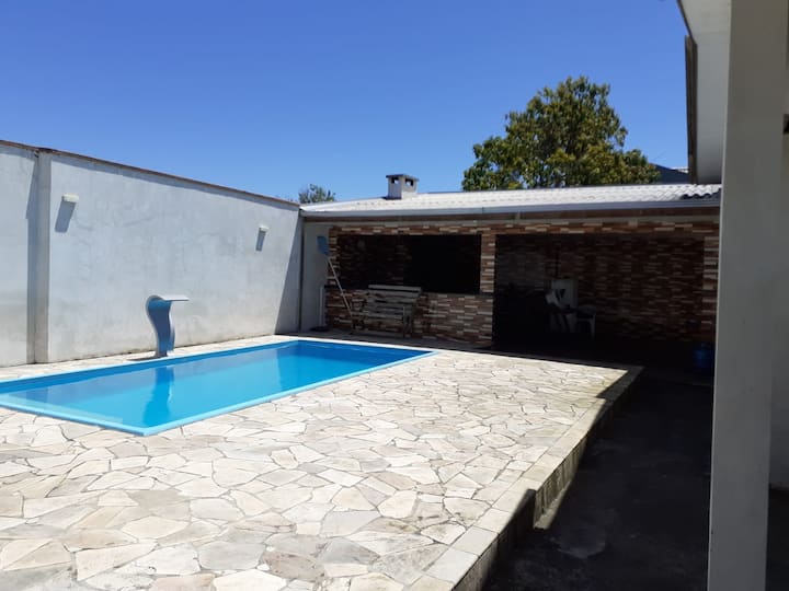 Casa Com Piscina Em Guaratuba Para Final De Ano. - Guaratuba