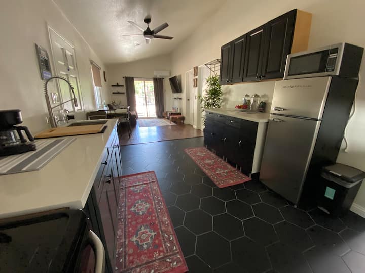 Near Disneyland-private Adorable 2 Bdrm Guest Home - Santa Ana Zoo, Santa Ana