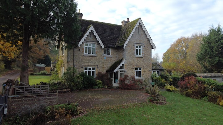 19th Century Lodge - Horsham, UK