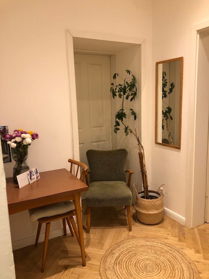 Privatzimmer- Extra Eingang, Bad & Küche - Zentral - Viyana