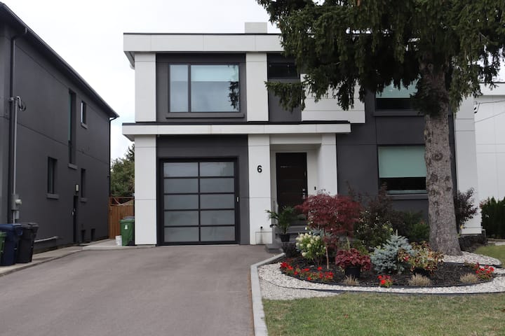 Luxury Basement Suite - Toronto