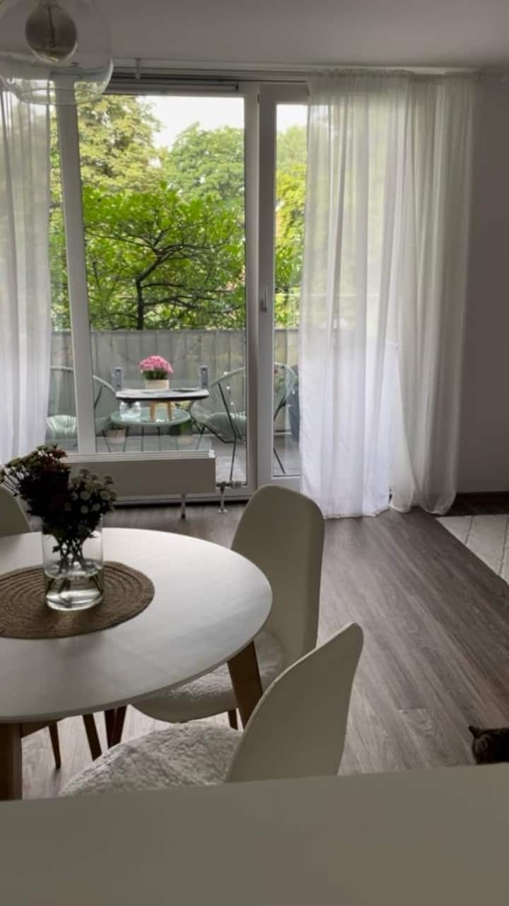 55m2, Zentrale & Helle 2 Zi. Wohnung Nähe Messe Dd - Düsseldorf