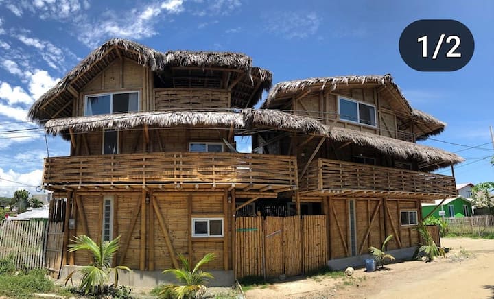 Adorable Bamboo Studio Space+ On The Beach In Town -