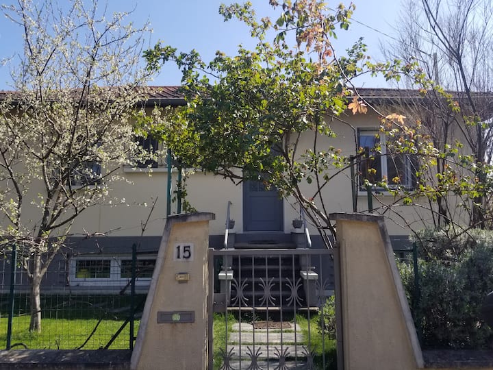 Chambre Fraîche Dans Maison Au Calme - Lyon