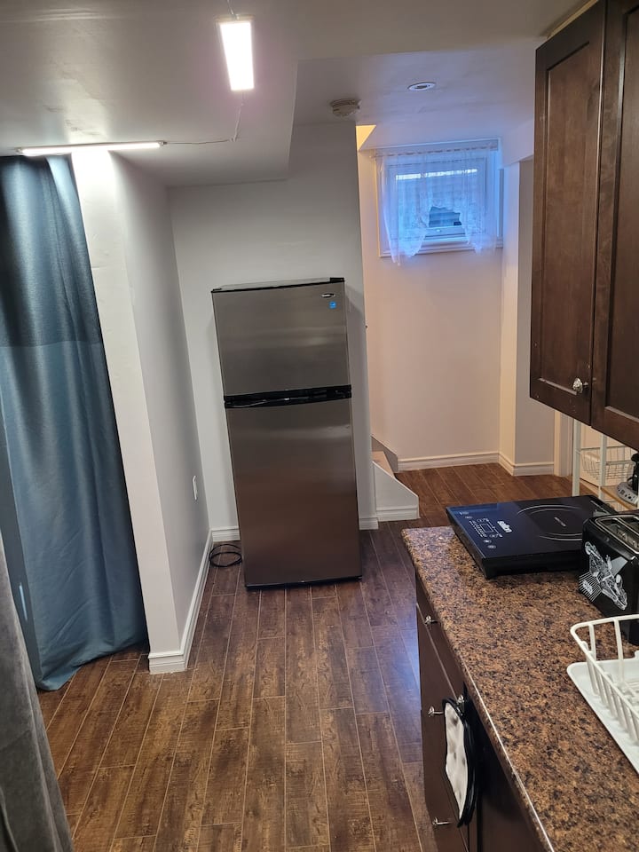 Adorable 1 Bed Room Place In Barrie - Barrie
