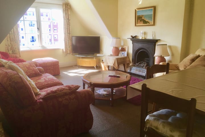 Carlisle Court Self Catering Apartment - Eastbourne