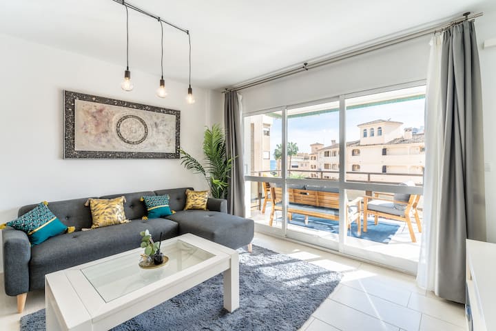 Sea View 2 Bed Apartment 2 Min Away From The Beach - Torremolinos