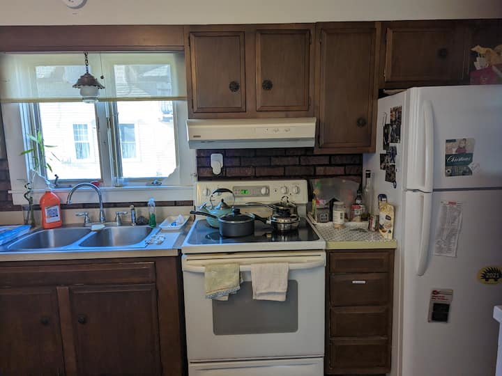 Private Room 1f, Downtown Manchester Walkable - Manchester, NH