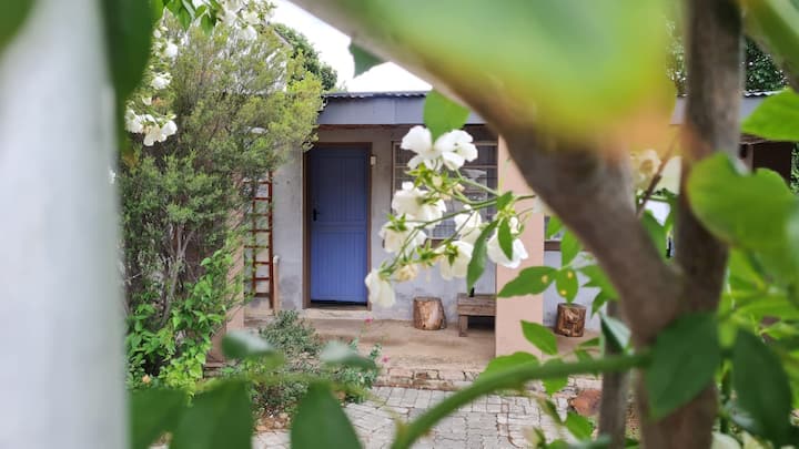 Quiant Karoo 1-bedroom Cottage With Safe Parking - Colesberg