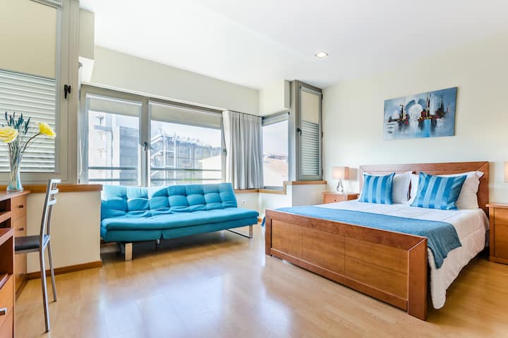 Homely Central Flats W/ Terrace By Hostwise - Porto