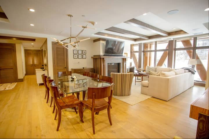 Chic Slopeside 3br Club Residence At Spruce Peak - Stowe, VT