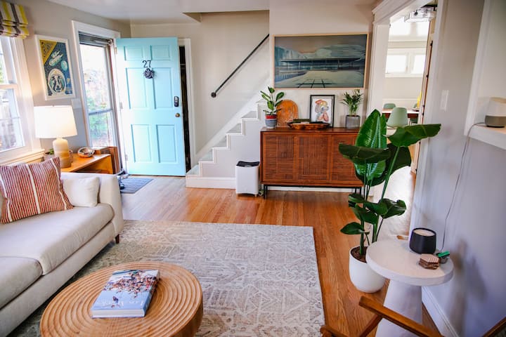 Cozy Willard Beach Bungalow - South Portland, ME