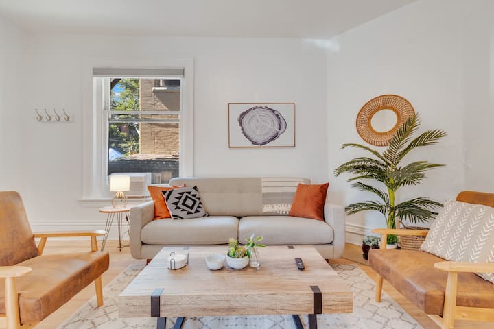 Dog Friendly Renovated 2bd In Trendy Cap Hill Area - Denver