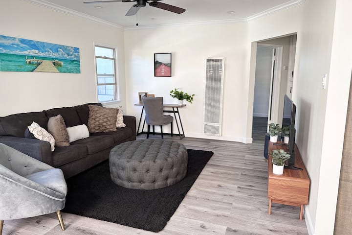 Fully Remodeled 1 Bedroom In Prime West Hollywood. - West Hollywood, CA