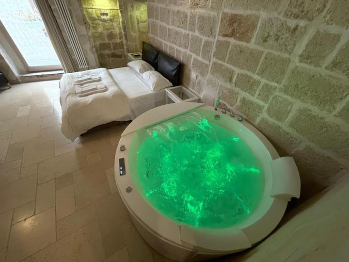 Suite Al 1° Piano Con Jacuzzi, Bagno E Balcone - Monopoli