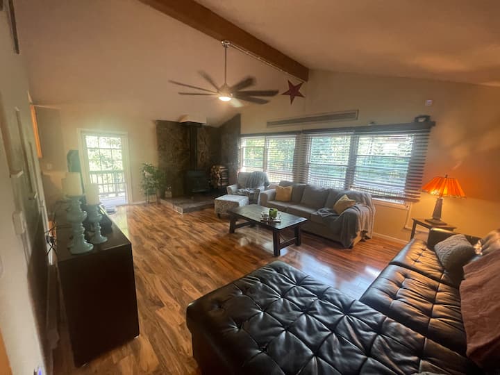 Cozy, Peaceful 2 Bedroom Cabin On 2 Acres. - Evergreen, CO