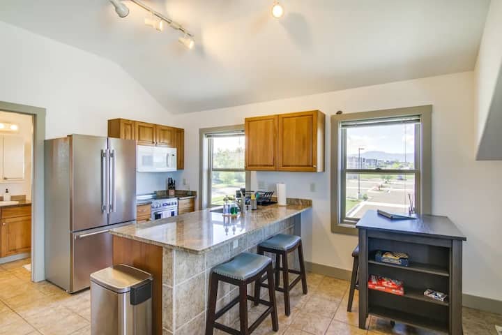 Pet & Family Friendly Apartment Close To All ! - Bozeman, MT