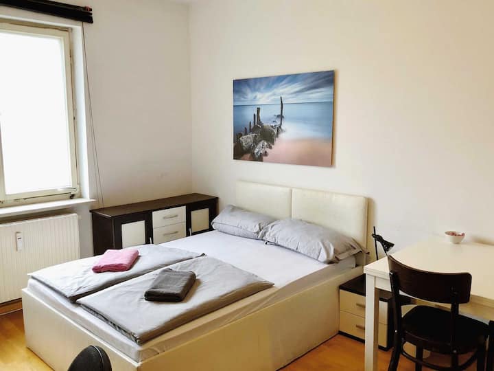 Zone 1 Flat; The Longer Stay, The Greater Deal - Munich