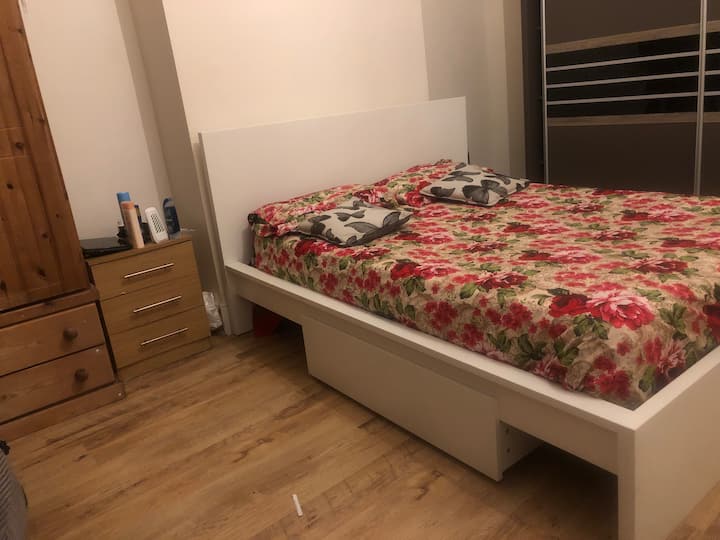 Manice Sweet Home - Huddersfield