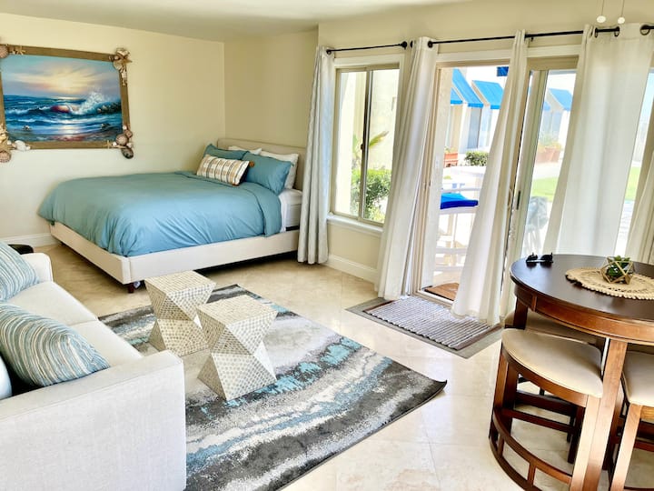 Beachfront Pearl Condo - Huntington Beach, CA