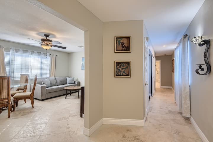 Luxury Villa#5(1000sq)* Pool*4 Miles To Strip - Las Vegas, NV