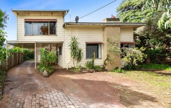 Retro 70’s Beach House - Ocean Grove