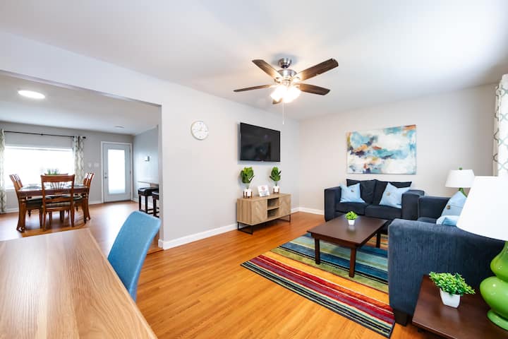 Spacious And Bright 3br Longer Stays Welcome - Windsor Park - Charlotte