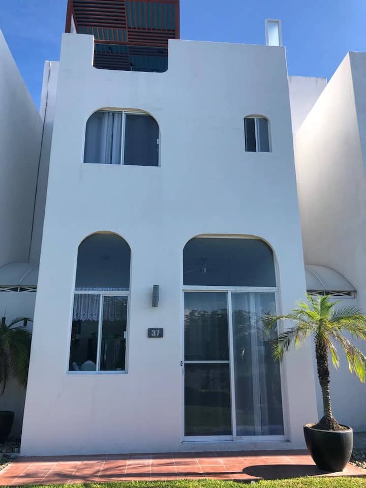 Casa Reina Valzul - Tequesquitengo