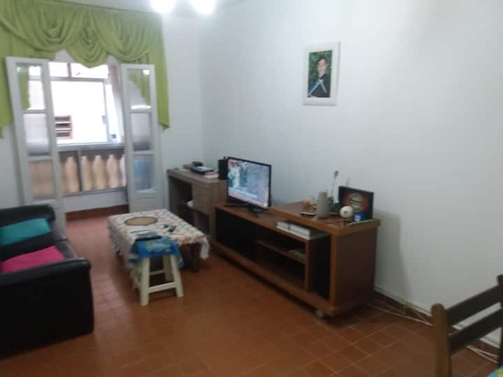 Ap Simples E Aconchegante Na Quadra Da Praia. - Praia Grande