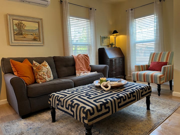 Cozy Cottage In The Heart Of Town - Fayetteville, AR