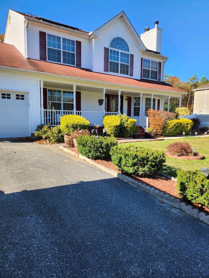 Private 2 Bedroom Basement W/ Private Entrance - Port Jefferson, NY