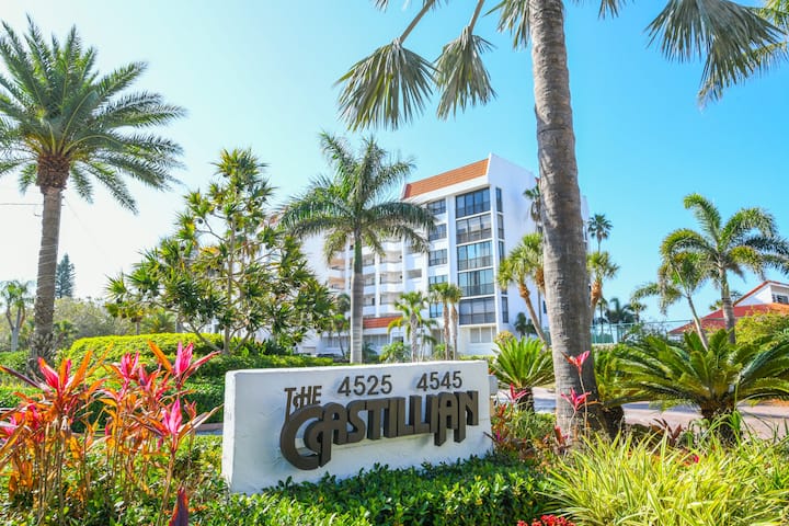 Newly Renovated Longboat Key Condo - Longboat Key, FL