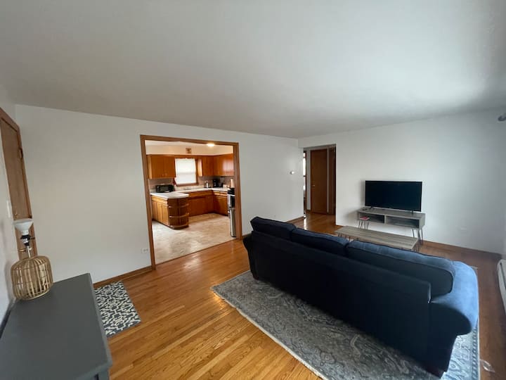 Cozy 2br Apt | Easy Access From Midway - Scottsdale - Chicago