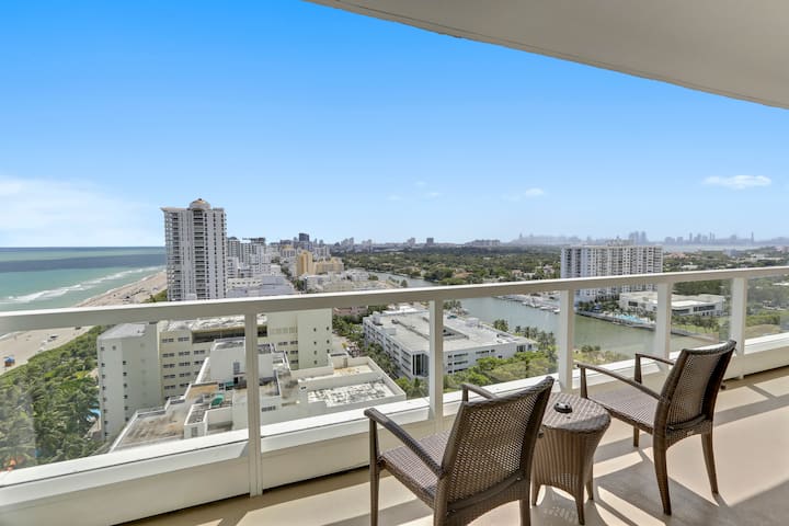 Fontainebleau Hotel 19th Fl Large Two Queen Suite - Miami Beach, FL