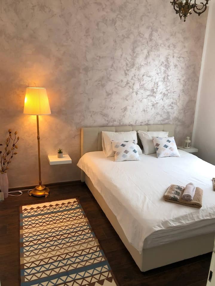 Cozy Apartment In City Center - Belgrad