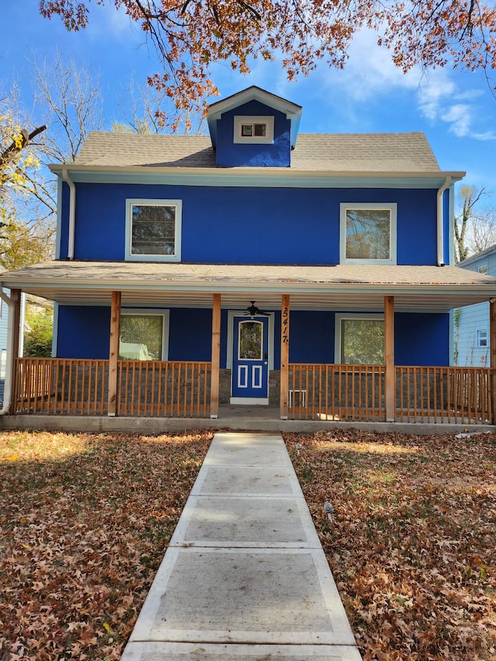 The Royal Family Home - Kansas City, MO