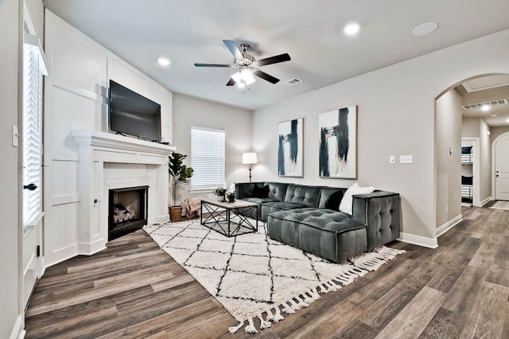 Brooklands Hideaway | Charming Cottage - Lake Wedington, Fayetteville