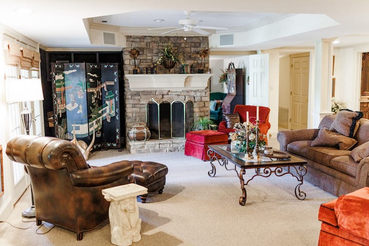 Relaxing, Cozy Home With Gorgeous Views - Divine Llama Vineyards, East Bend
