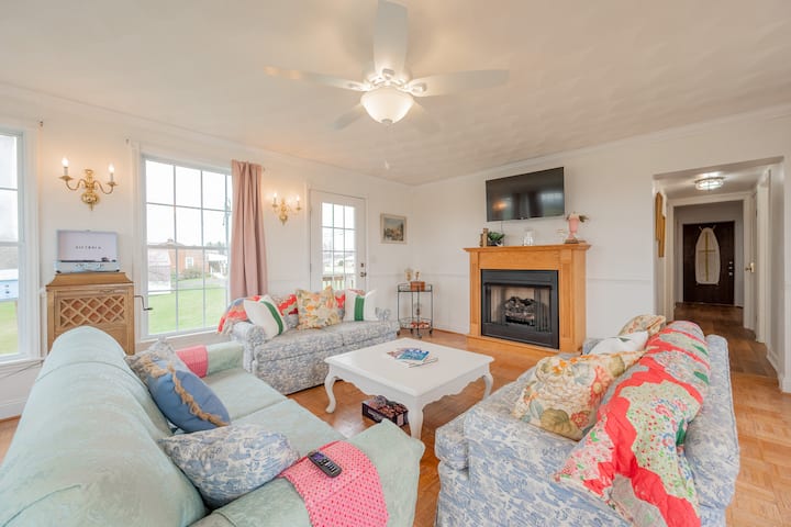 Nana's Place! 2 Br, Walk To Shops, 10 Min To Vt - Blacksburg