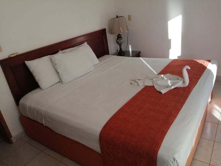 (8)great 2 Bedroom Apt. 2 Blocks From The Beach - Playa del Carmen
