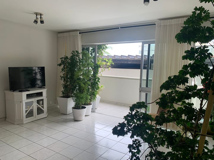 Apartamento Amplo A Poucos Metros Da Praia - Recife