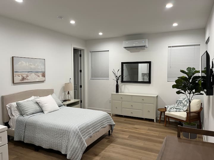 Cozy South Bay Studio - Hawthorne, CA