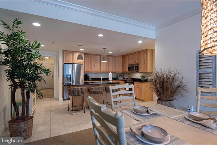 Luxury 3br/4ba Oasis: Close To Beach, Indoor Pool - Ocean Pines, MD