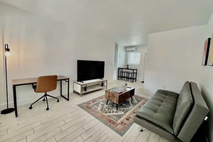 U7 Cozy 1br W/ Parking|near Brickell & Cruise Port - Key Biscayne, FL