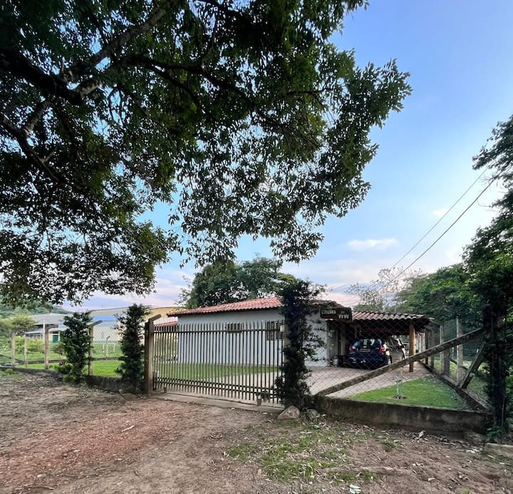 Casa De Campo Aconchegante Com Piscina Climatizada - Socorro, Brazil