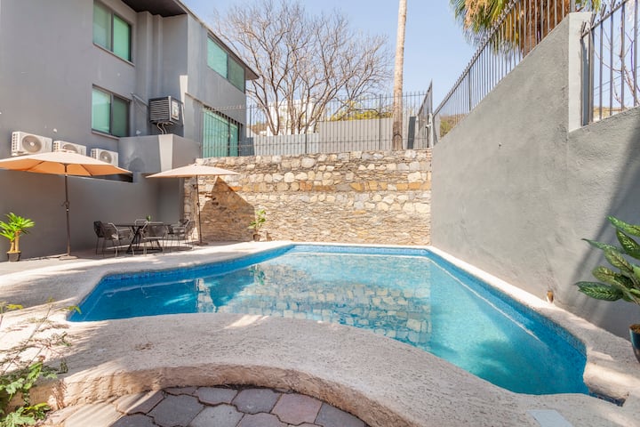 Loft Con Patio, Seguro Y Privado, Col. Obispado - Monterrey