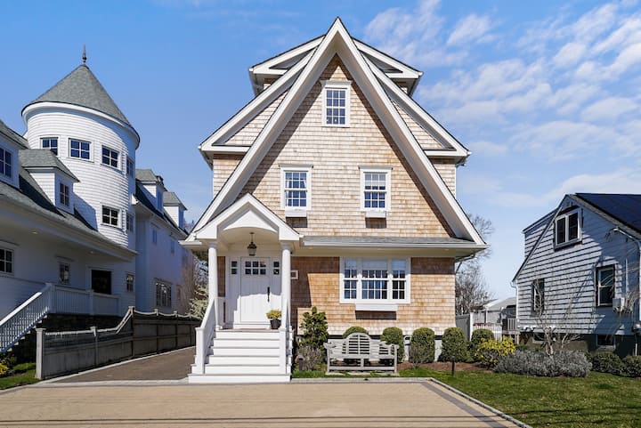 Fairfield Beach Modern Colonial - Fairfield, CT
